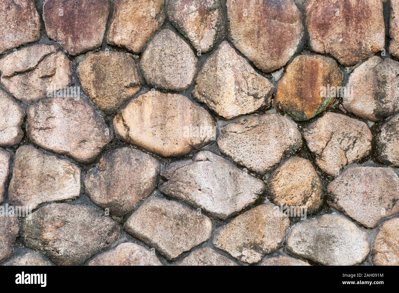 Pattern of masonry made in Burdock piling technique used to build ...