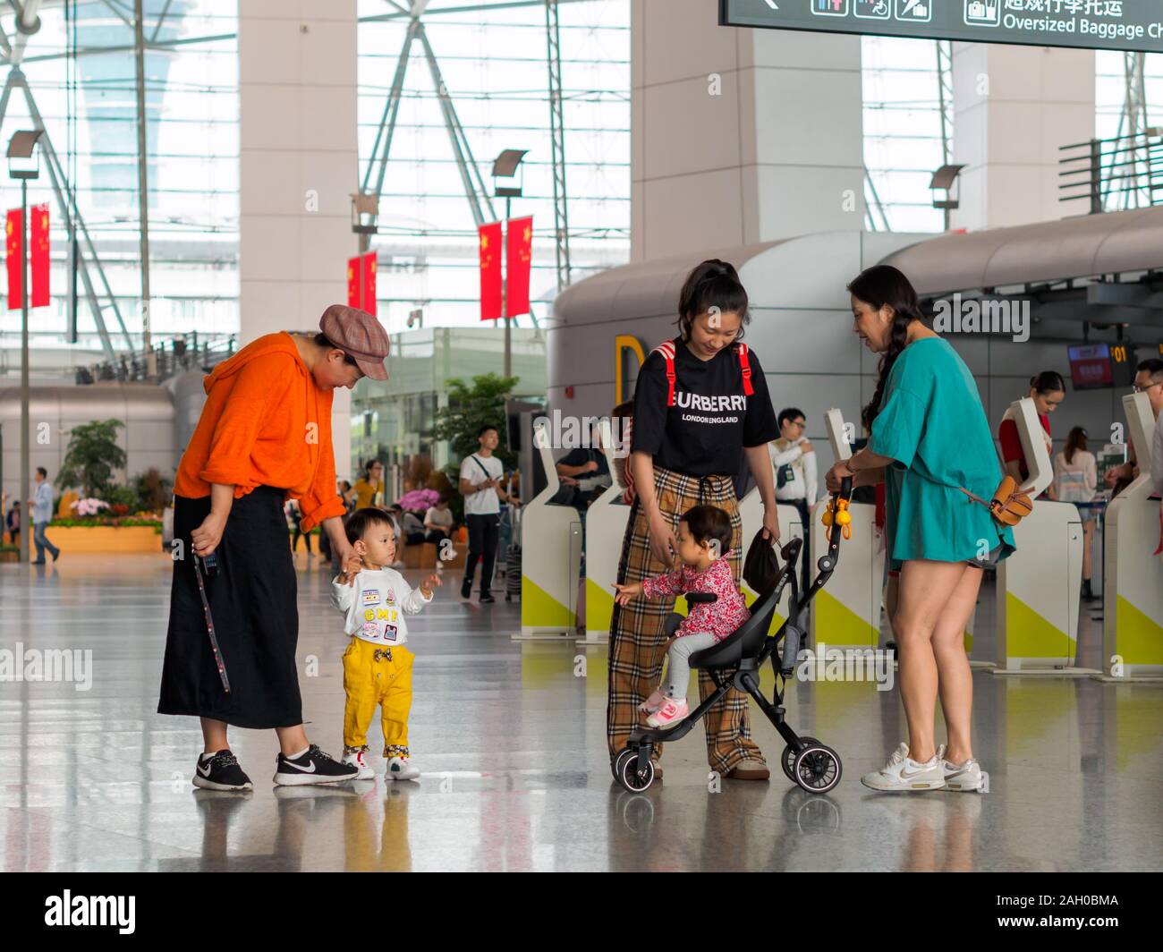 Children greet each other hi-res stock photography and images - Alamy