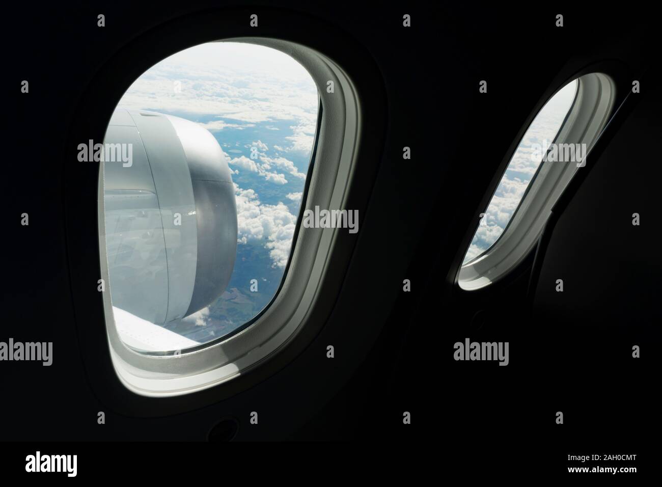 Aircraft window seat view hi-res stock photography and images - Alamy
