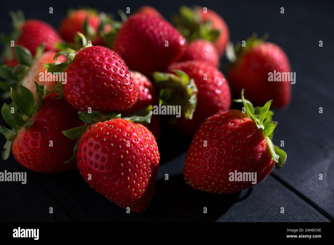 Beautiful large strawberries hi-res stock photography and images - Alamy