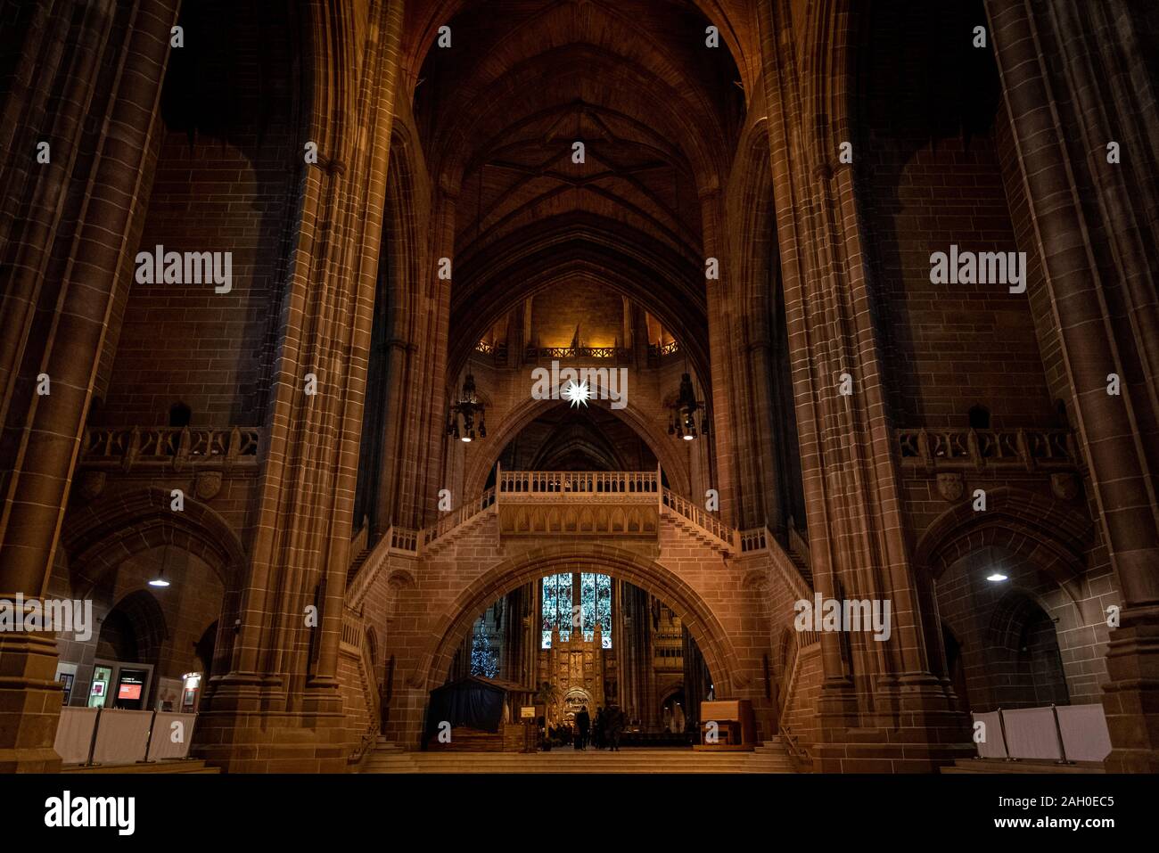LIVERPOOL, ENGLAND, DECEMBER 27, 2018: Magnificent huge entrance hall ...