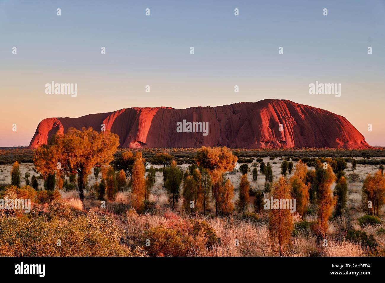 Uluru ayers rock sunset and sunrise hi-res stock photography and images ...