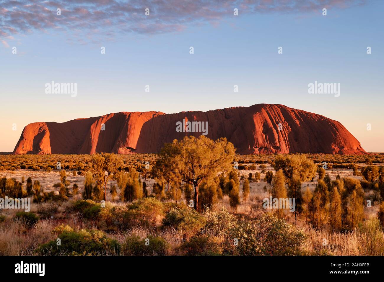 Uluru ayers rock sunset and sunrise hi-res stock photography and images ...