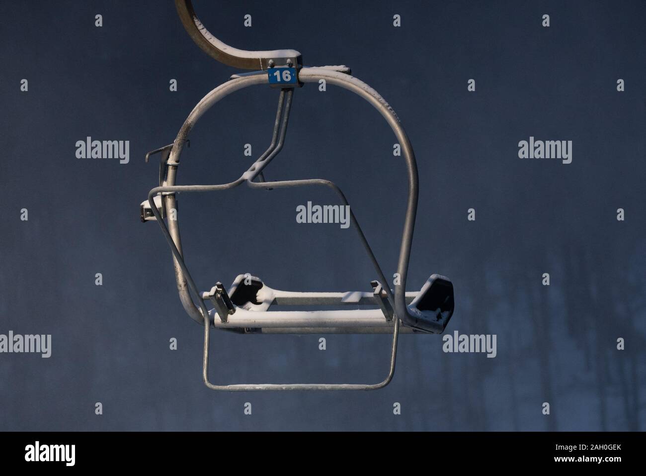 Lift system hi-res stock photography and images - Alamy