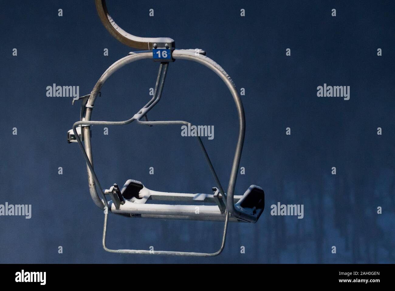 Lift system hi-res stock photography and images - Alamy