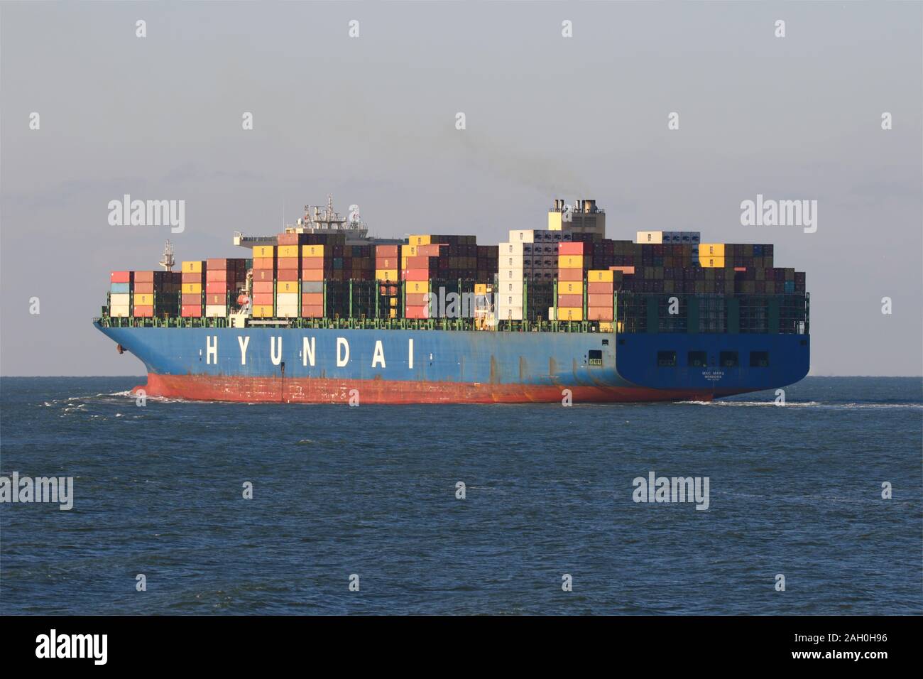 Rotterdam port ship hi-res stock photography and images - Alamy