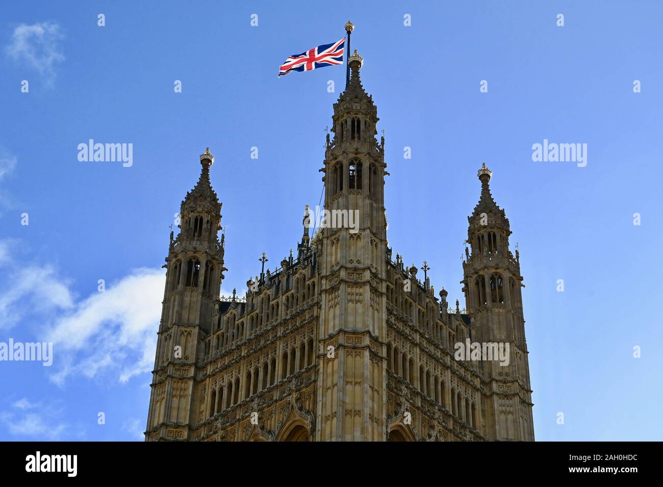 Victoria tower union jack hi-res stock photography and images - Alamy