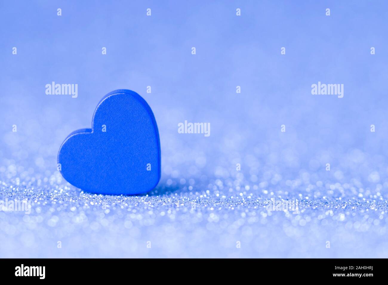 Heart shape backdrop hi-res stock photography and images - Alamy