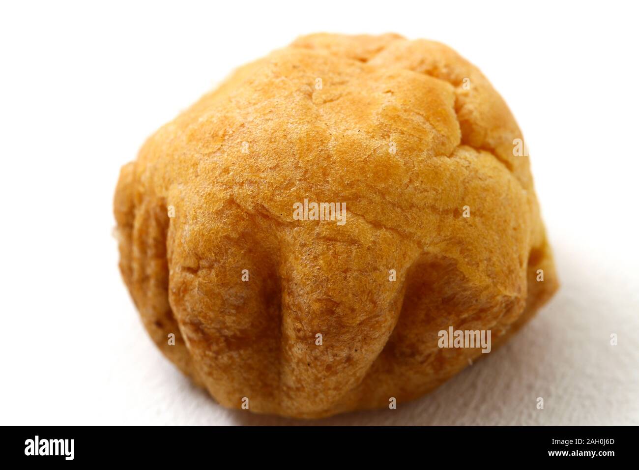 Kue Sus / Appetizing eclairs isolated on white background Stock Photo ...