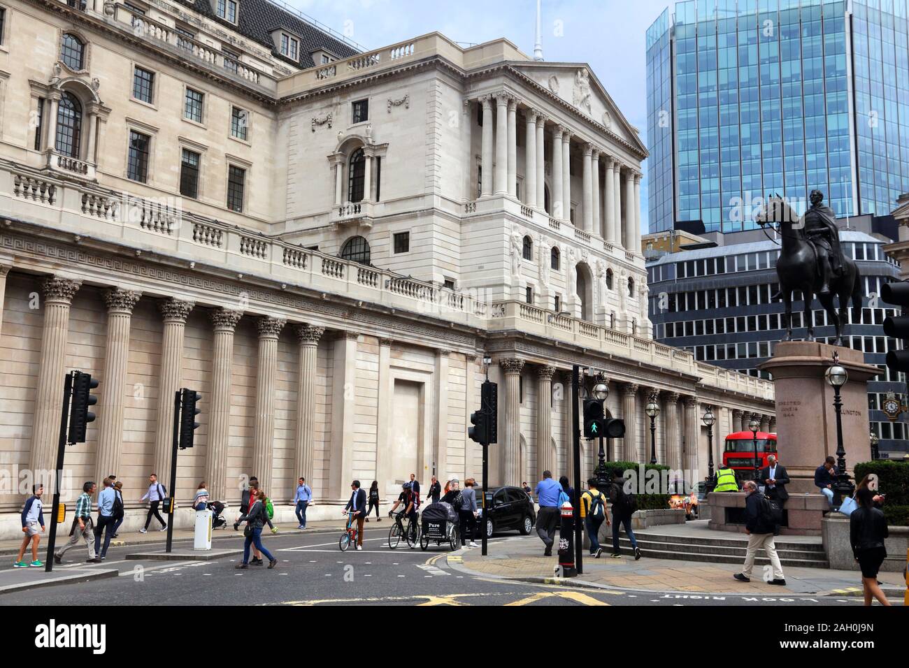 Bank junction hi-res stock photography and images - Alamy