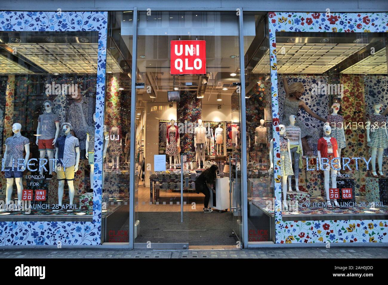 Uniqlo London High Resolution Stock Photography and Images - Alamy
