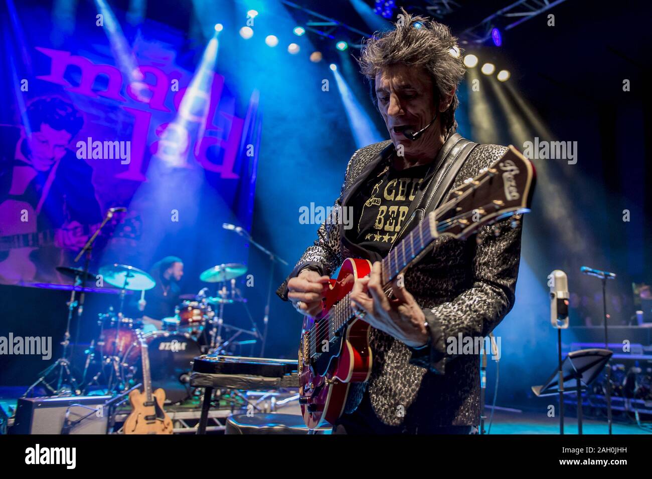 LONDON, ENGLAND: Rolling Stones guitarist Ronnie Wood performs during ...
