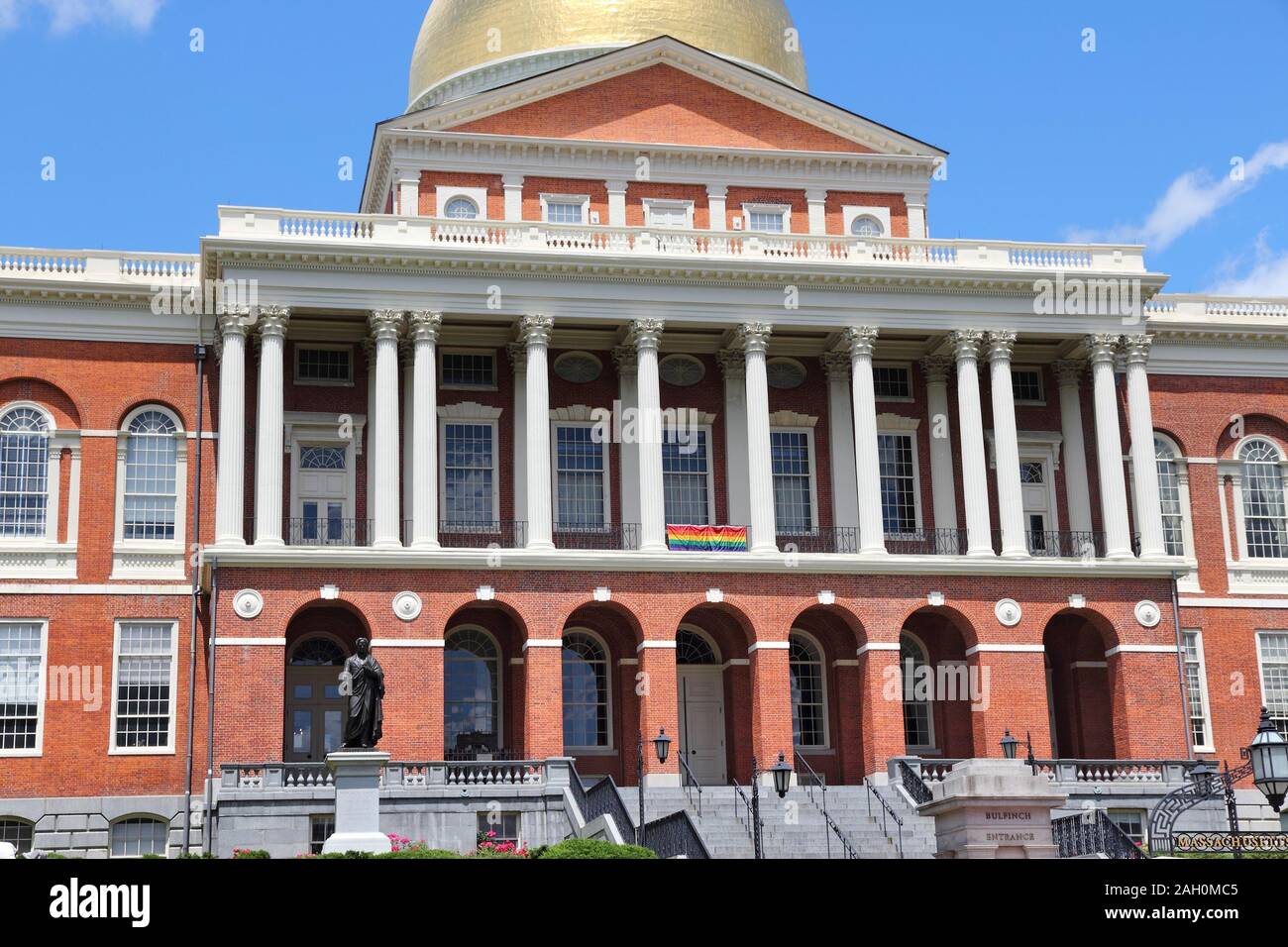 Boston landmark - Massachusetts State House on Beacon Hill Stock Photo ...