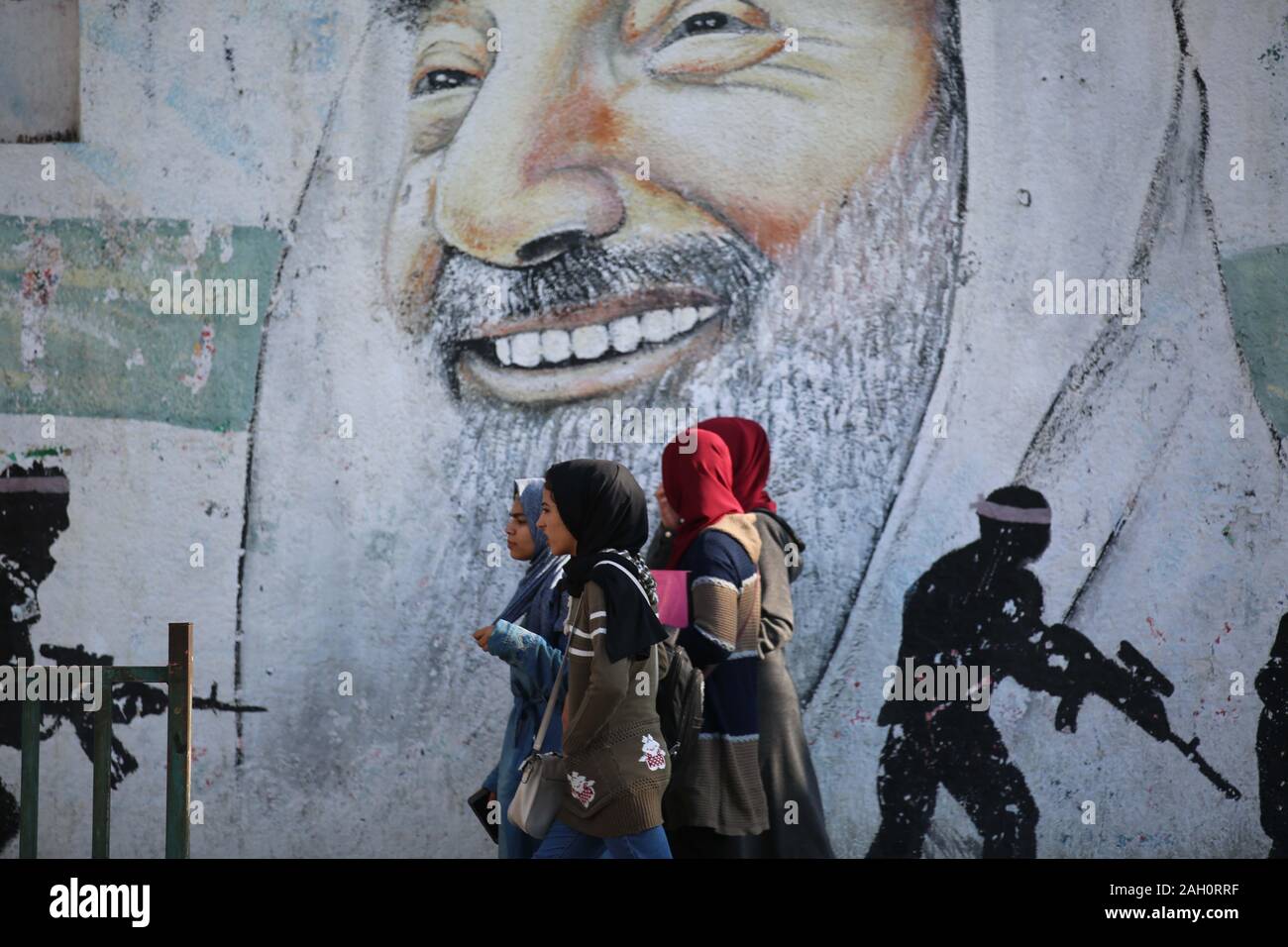 Gaza City, The Gaza Strip, Palestine. 22nd Dec, 2019. Mural depicting ...