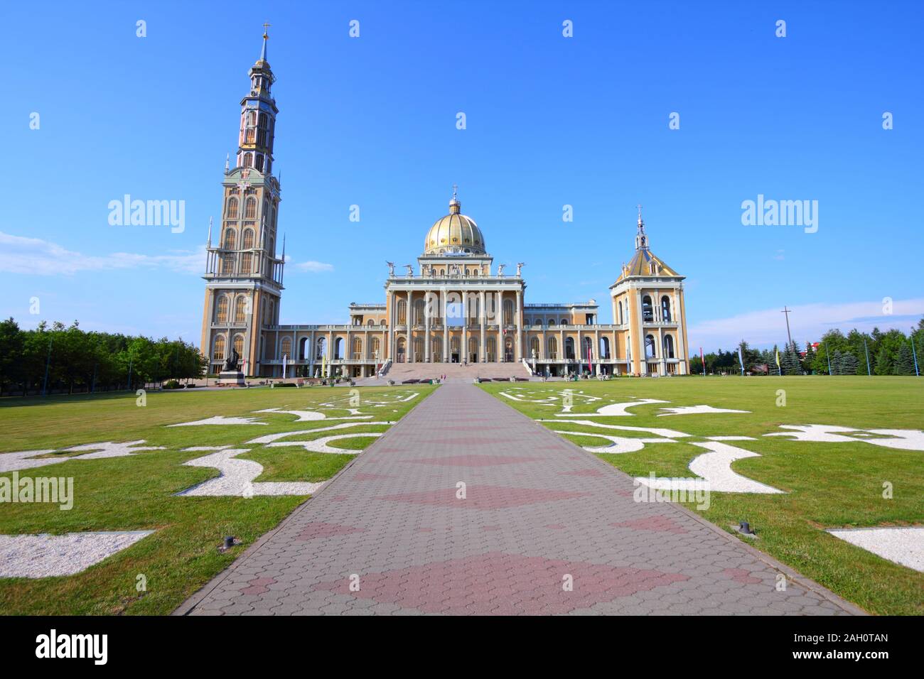 Poland - famous basilica in Lichen. As of 2011, it is 6th largest ...