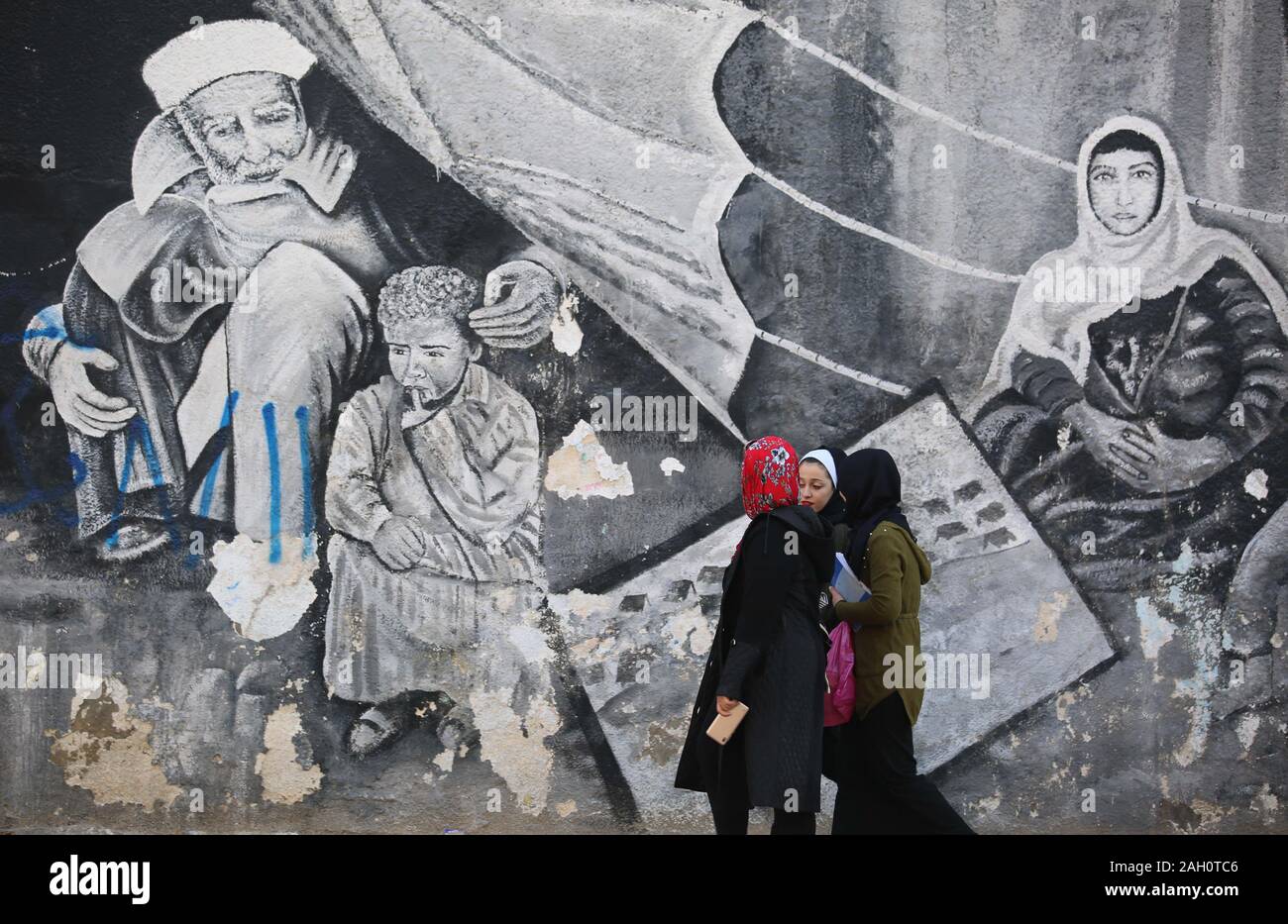 Gaza City, The Gaza Strip, Palestine. 22nd Dec, 2019. Mural depicting ...