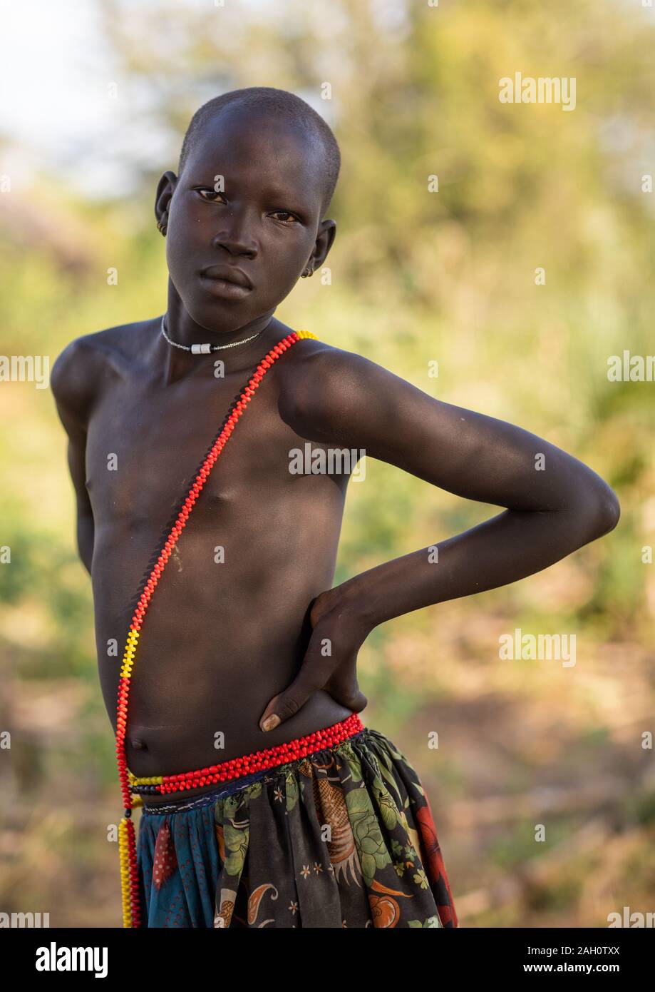 Portrait of a Mundari tribe girl, Central Equatoria, Terekeka, South Sudan Stock Photo - Alamy