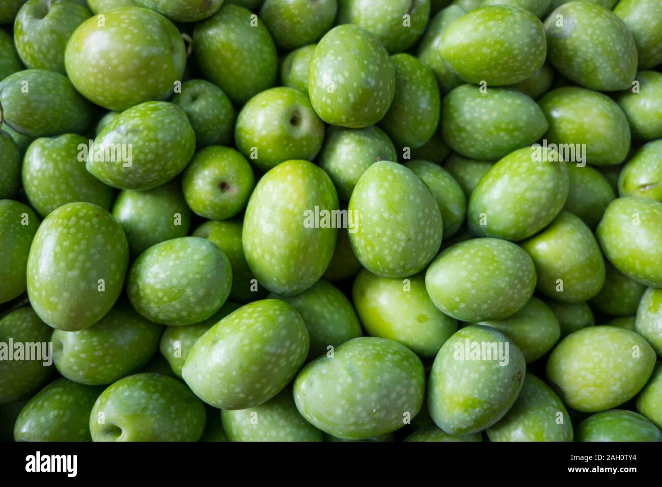 Green olives food texture hi-res stock photography and images - Alamy