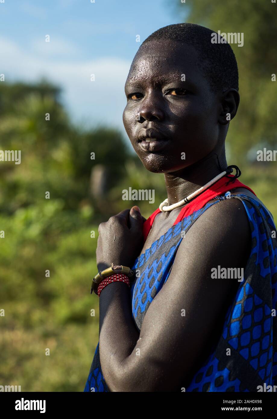 Portrait of a Mundari tribe woman, Central Equatoria, Terekeka, South Sudan Stock Photo - Alamy