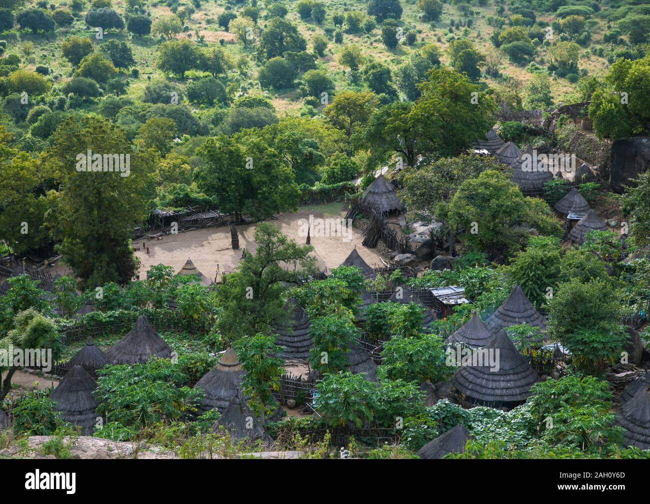 Lotuko tribe village with thatched houses, Central Equatoria, Illeu ...