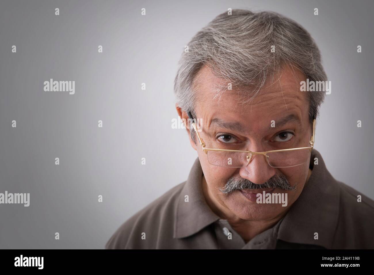 Portrait of a senior man Stock Photo - Alamy