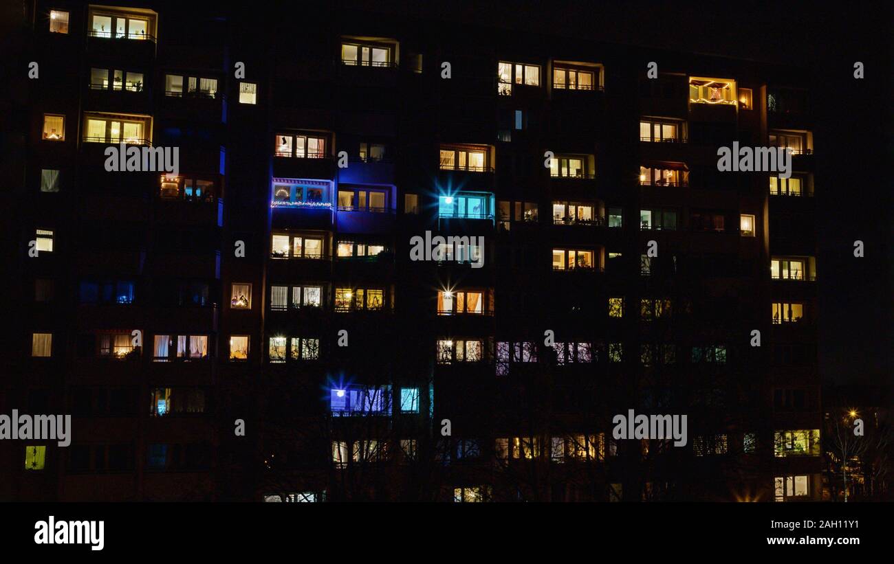 Windows pattern, colored Christmas lights on a dark night background,16 ...