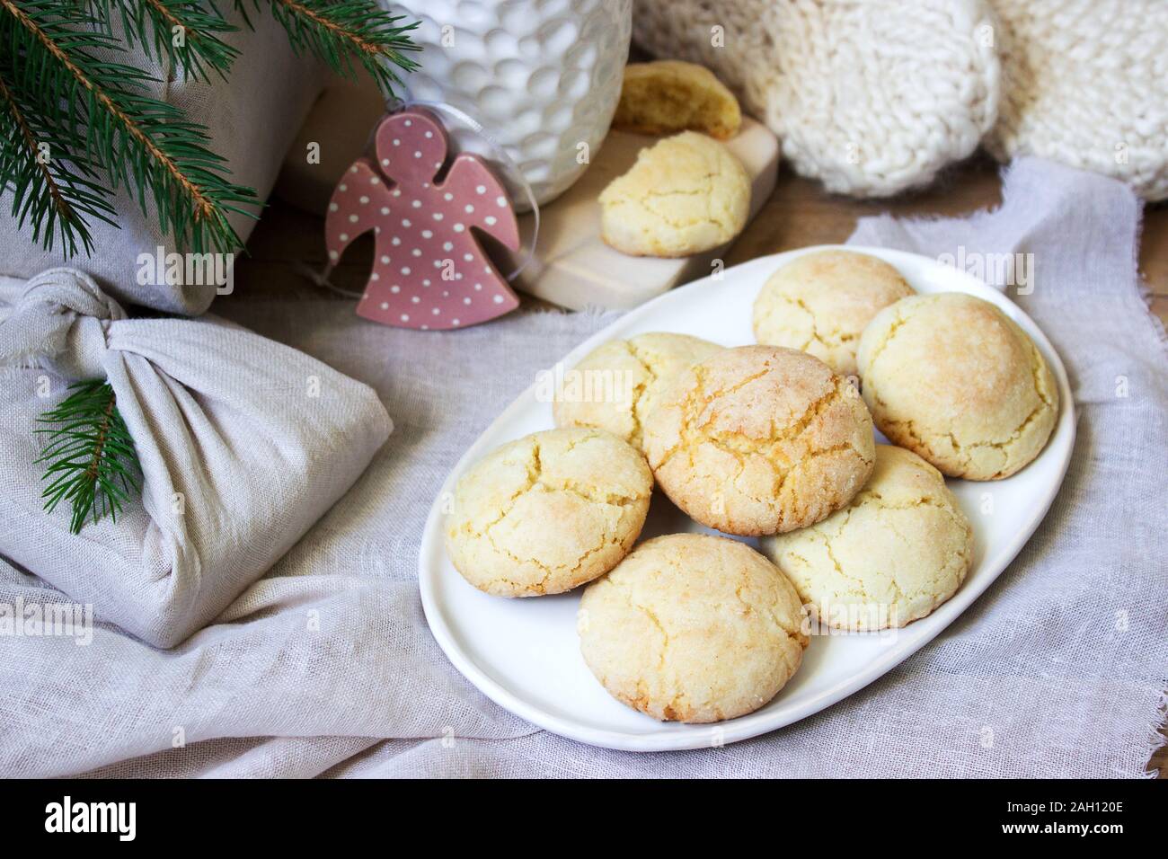 Bite crack hi-res stock photography and images - Alamy