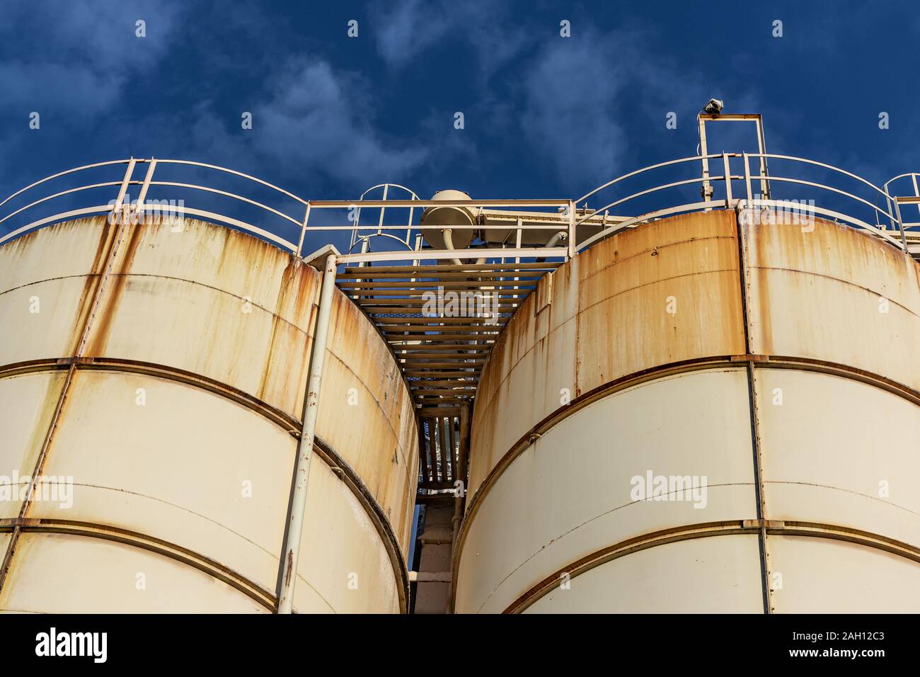 Bins and warehouse hi-res stock photography and images - Alamy