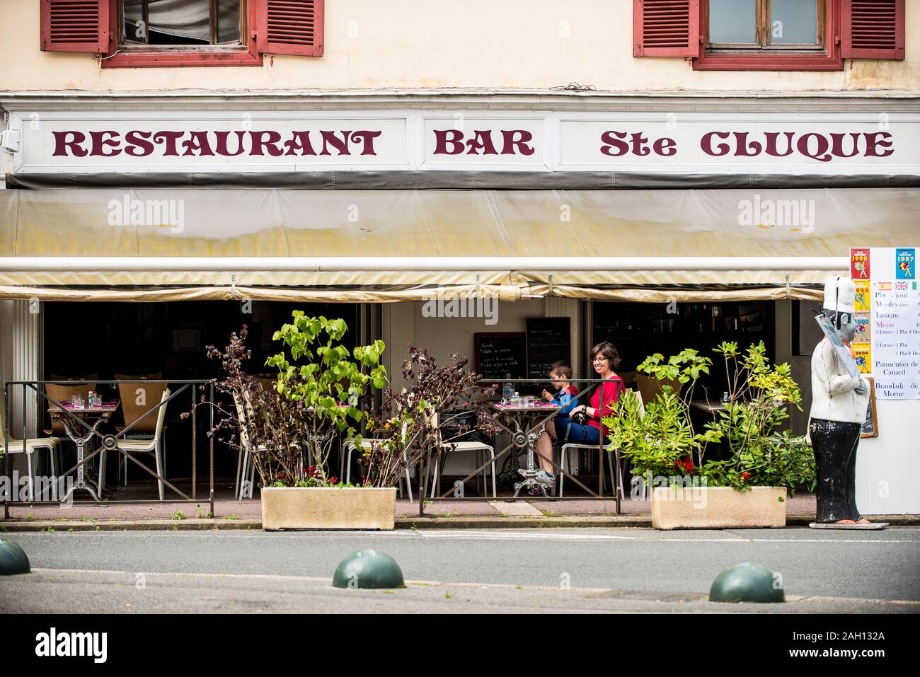 Vibe Bar High Resolution Stock Photography and Images - Alamy