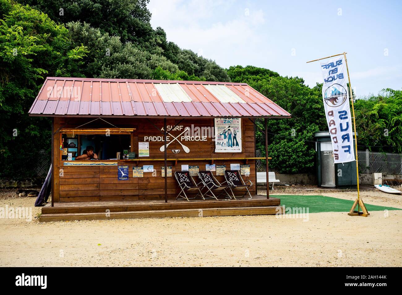 Surf cabin hi-res stock photography and images - Alamy