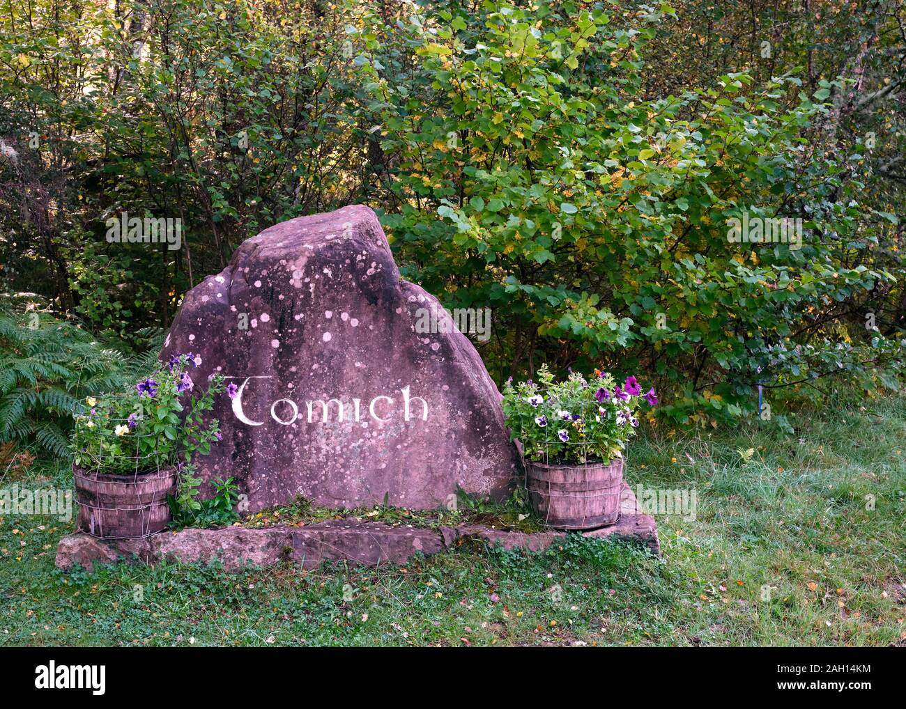 Carved in stone, Tomich on the entrance to the village. Tomich. 27/09 ...
