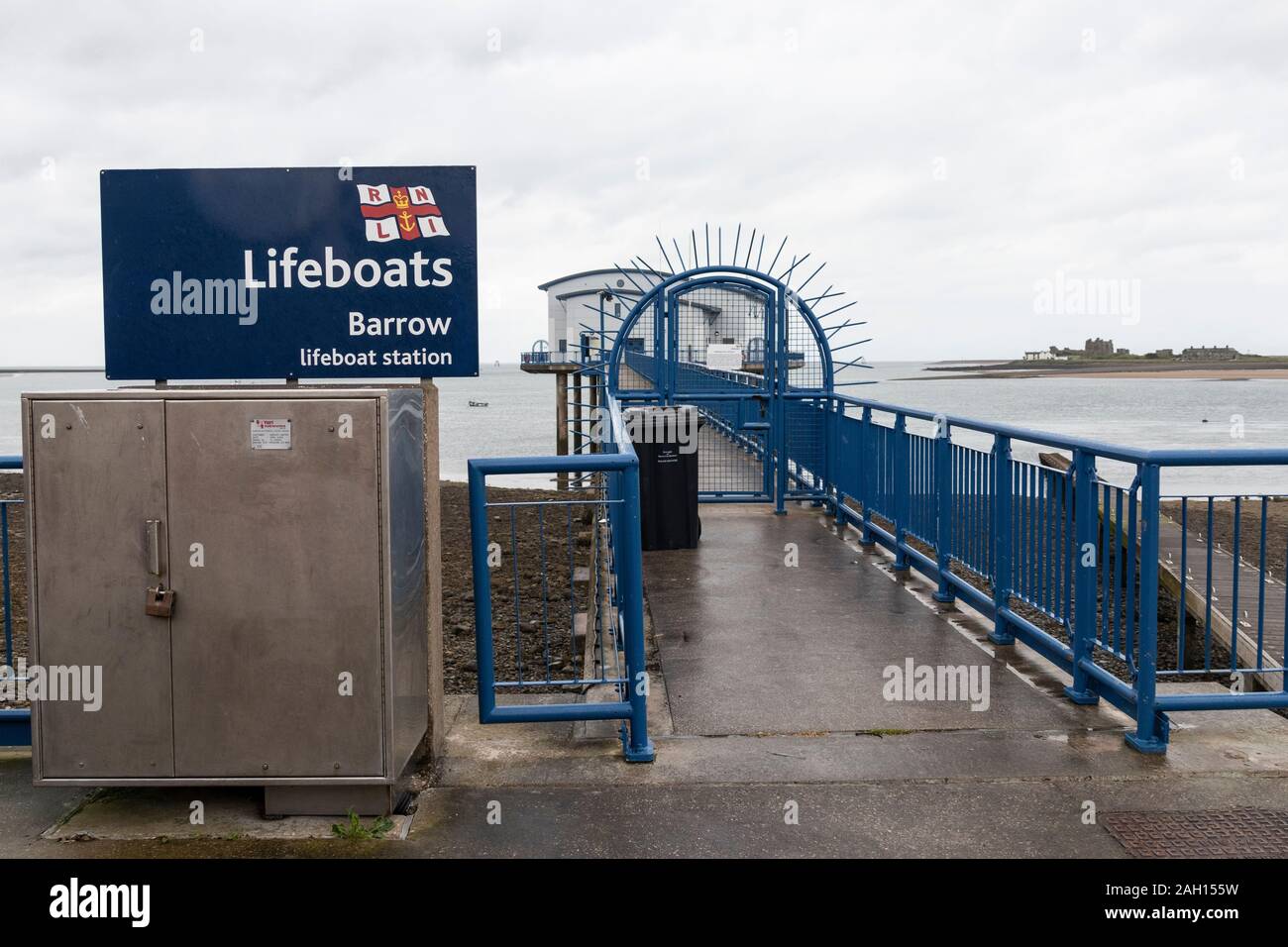 Barrow lifeboat hi-res stock photography and images - Alamy