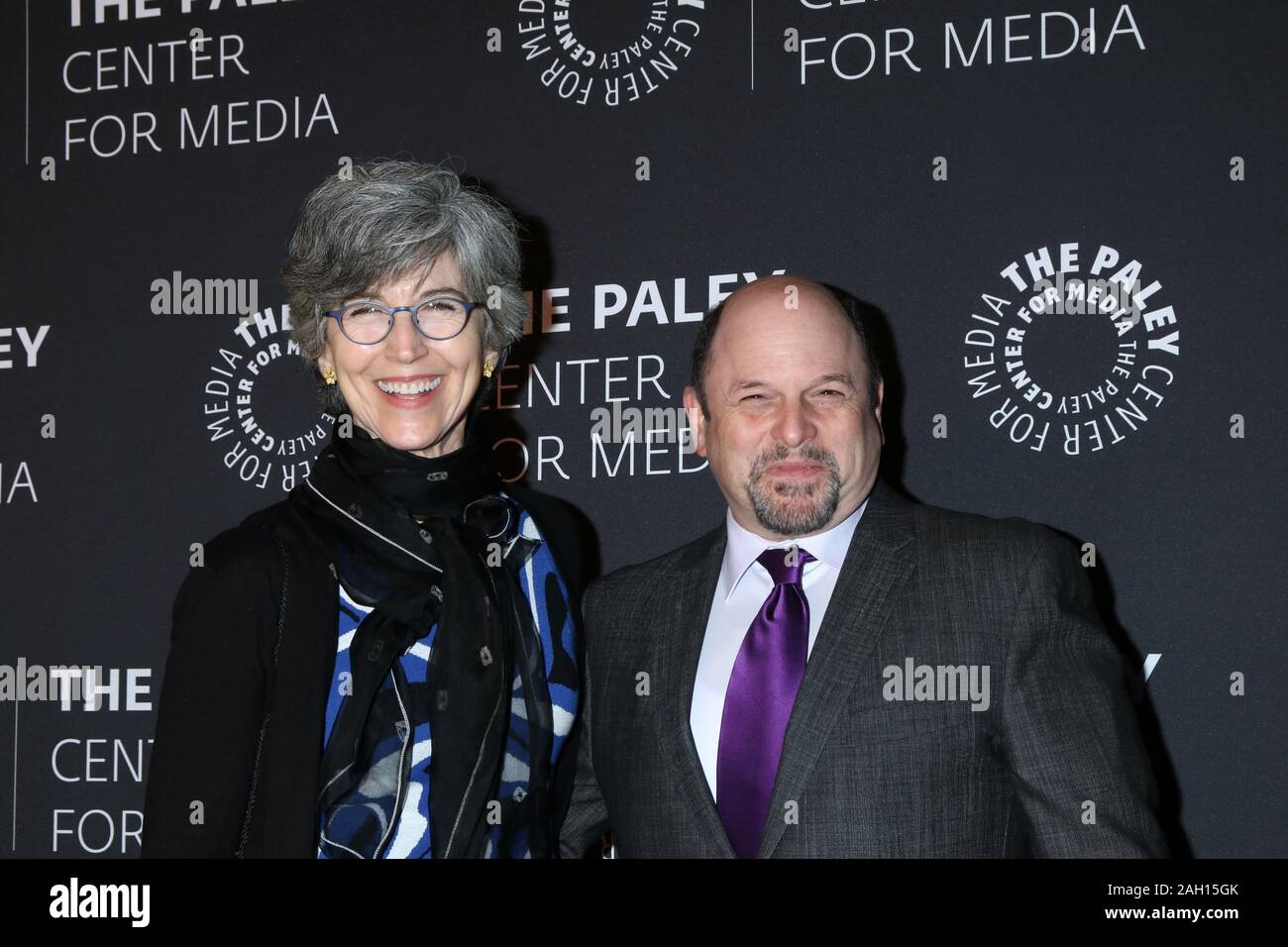 Daena e title and jason alexander hi-res stock photography and images ...