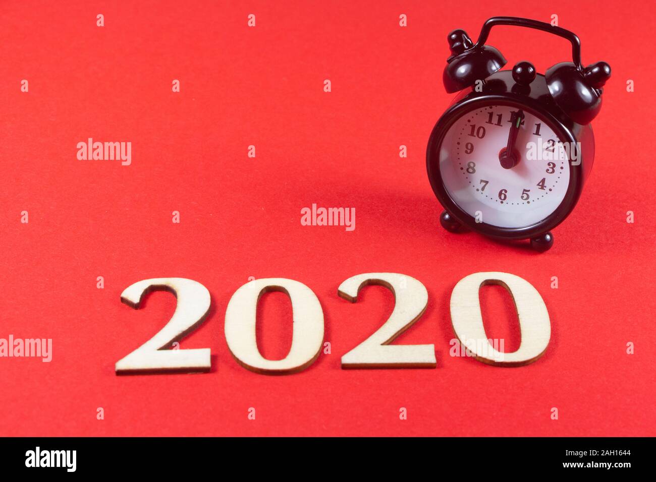 Black alarm clock hi-res stock photography and images - Alamy