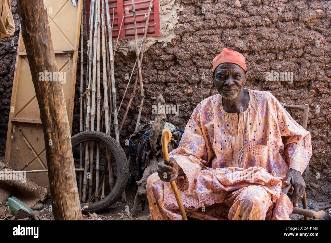 African tribal chief hi-res stock photography and images - Alamy
