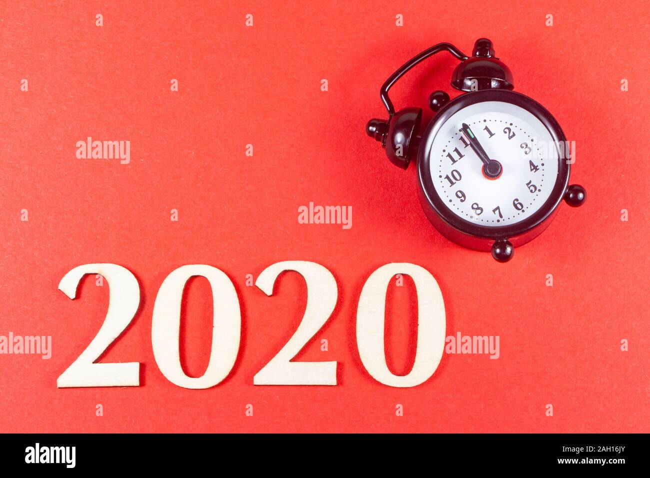 Black alarm clock hi-res stock photography and images - Alamy