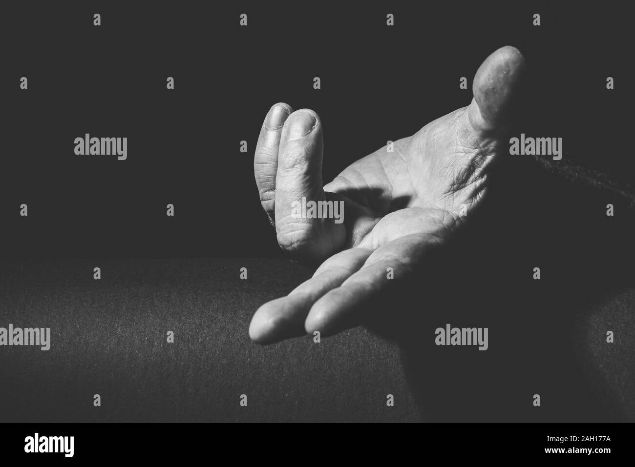 Pope hand gesture hi-res stock photography and images - Alamy