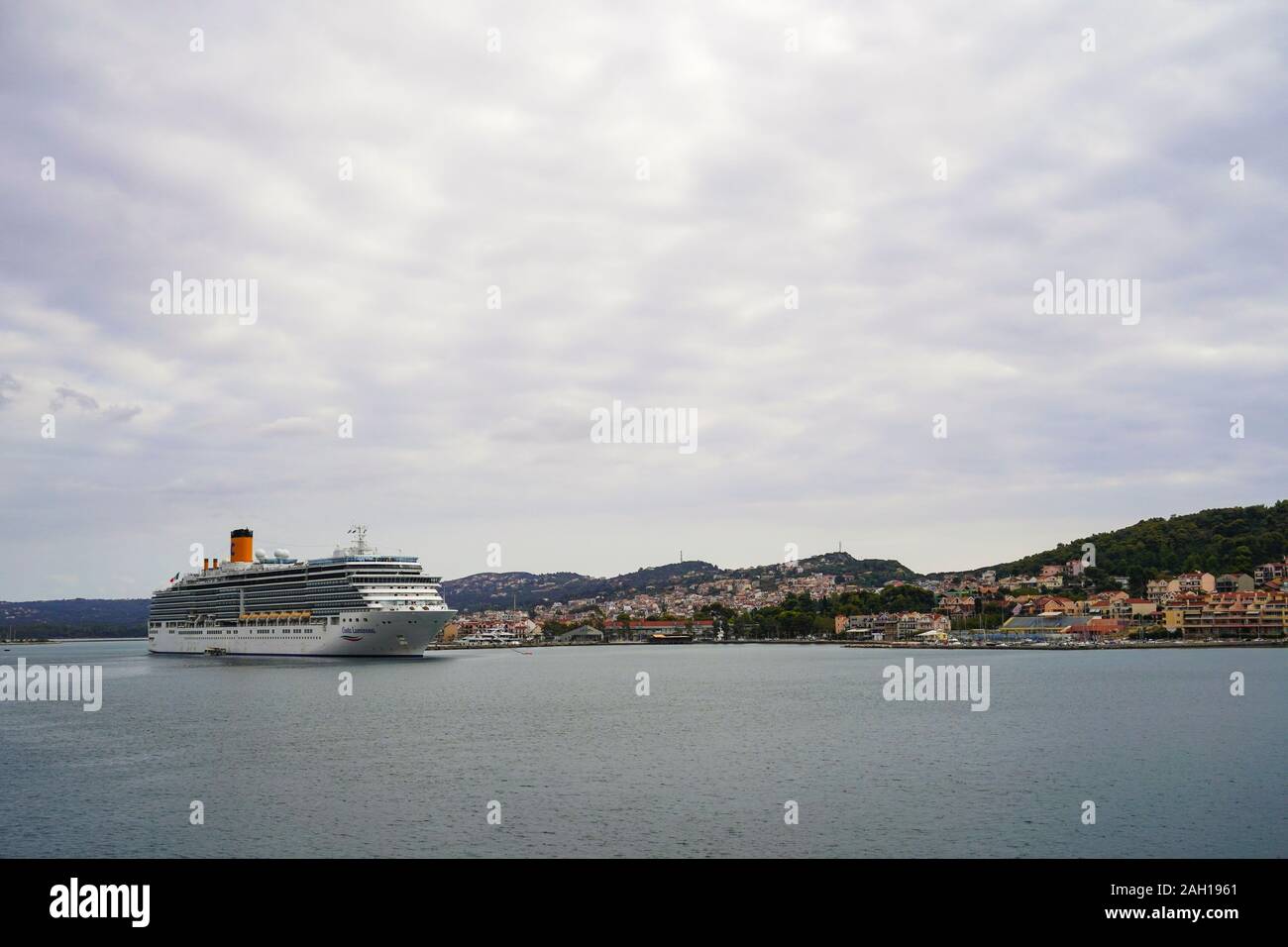 Argostoli harbour kefalonia greece hi-res stock photography and images ...