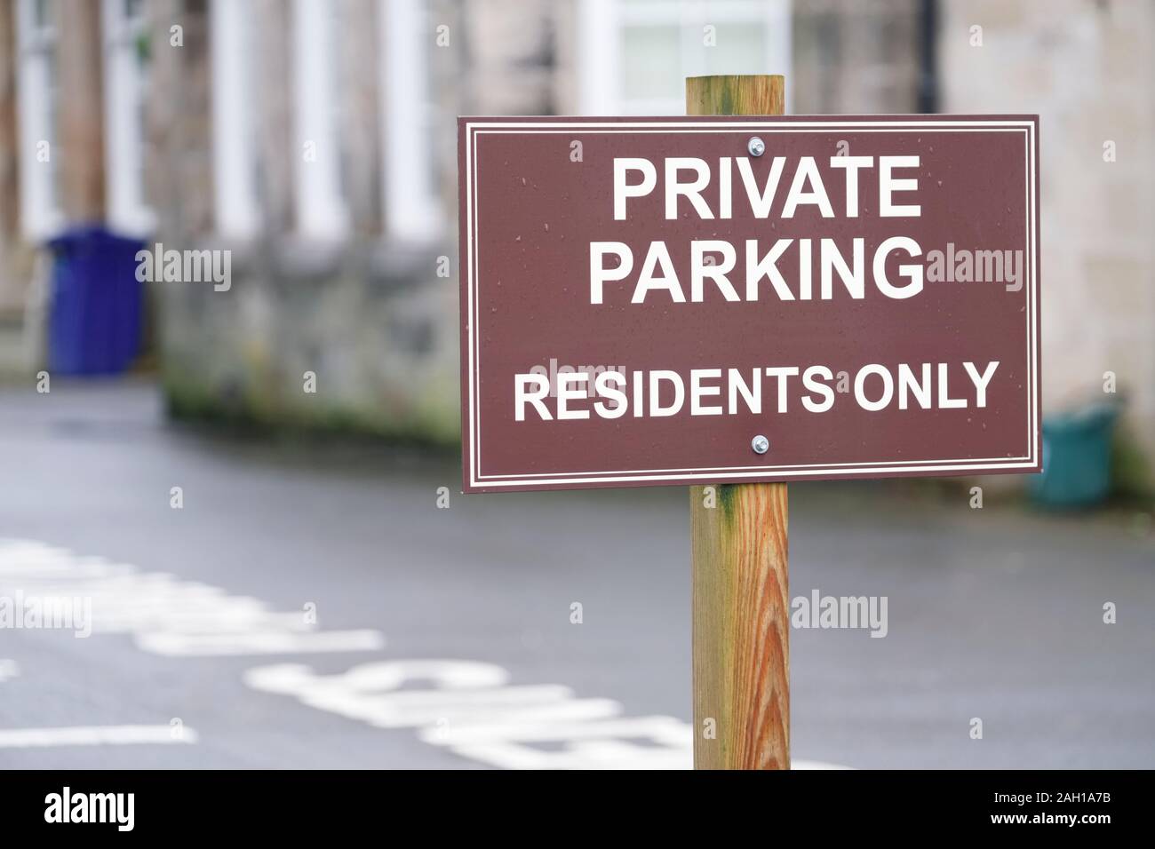 Private parking residents only sign at car park Stock Photo - Alamy