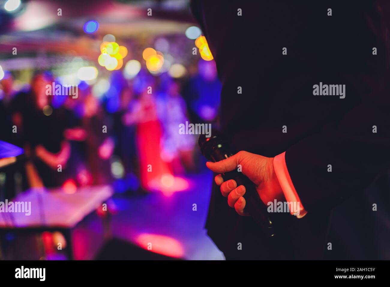 Mic drop hi-res stock photography and images - Alamy