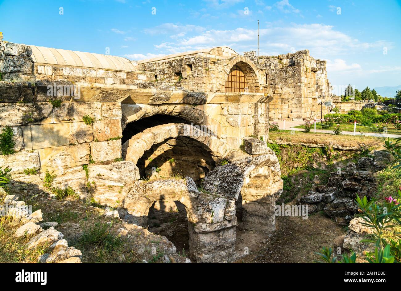 Hierapolis pamukkale archaeology museum hi-res stock photography and images - Alamy