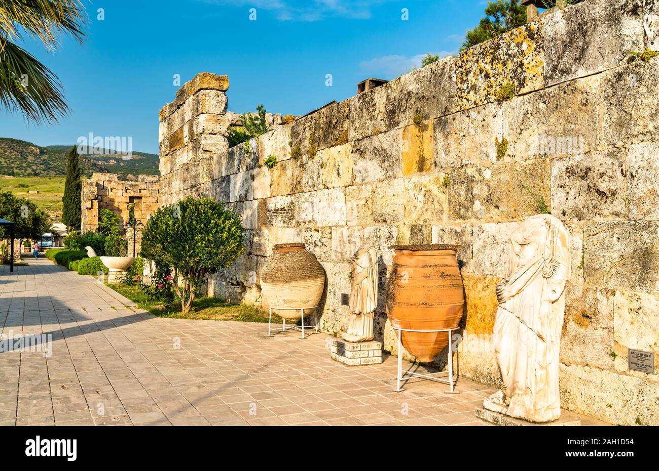 Hierapolis pamukkale archaeology museum hi-res stock photography and images - Alamy