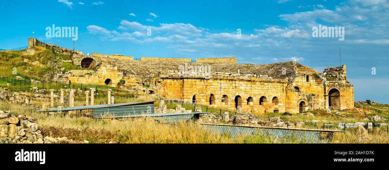 Roman amphitheatre in turkey hi-res stock photography and images - Alamy