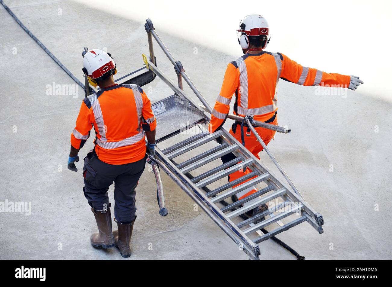 workers on construction site - France Stock Photo - Alamy