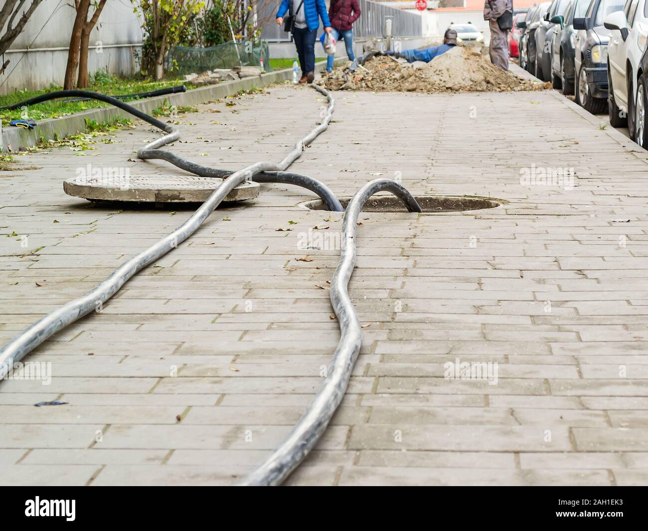 Cable manhole hi-res stock photography and images - Alamy