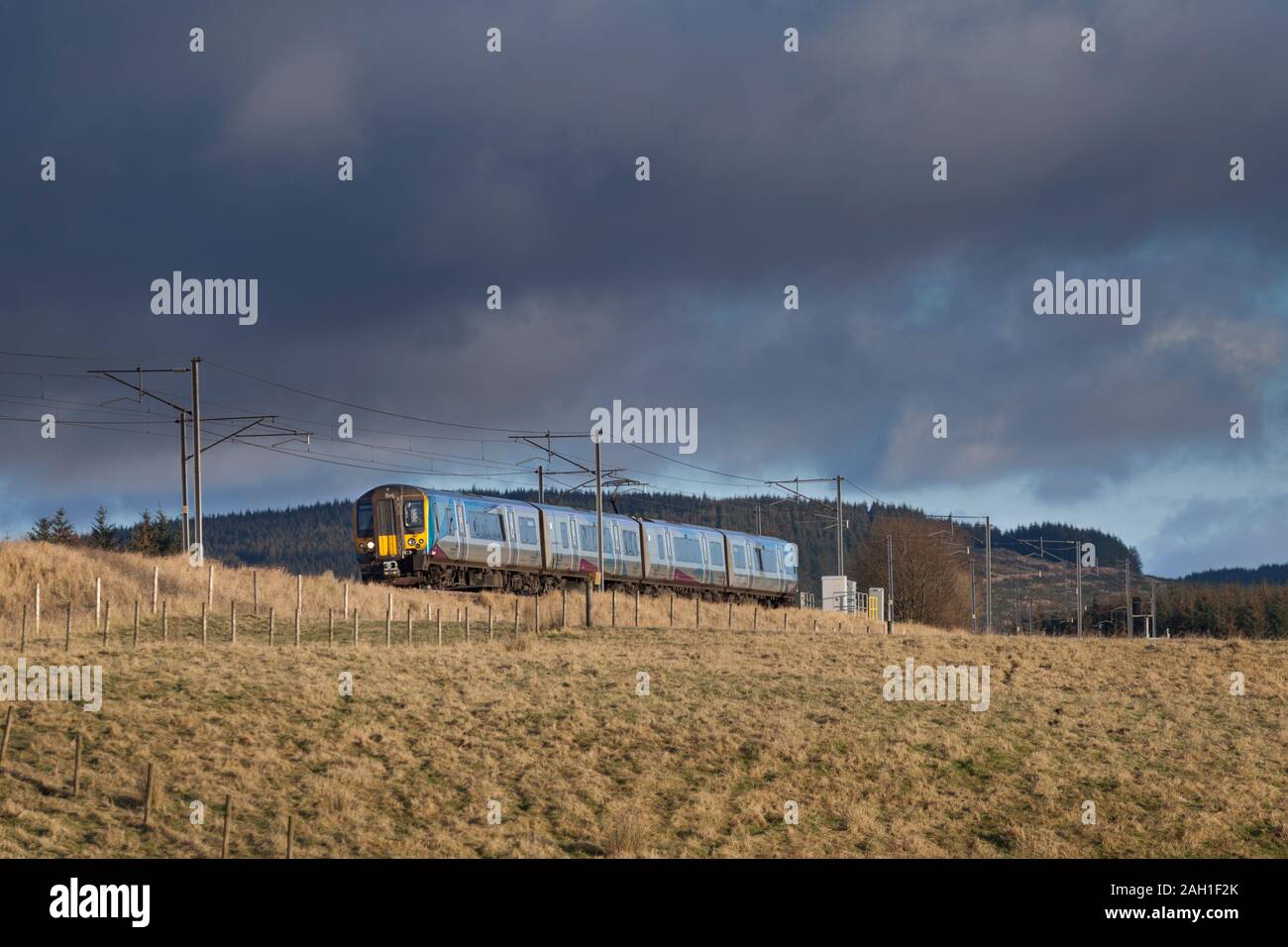 First Transpennine Express siemens class 350 electric train passing ...