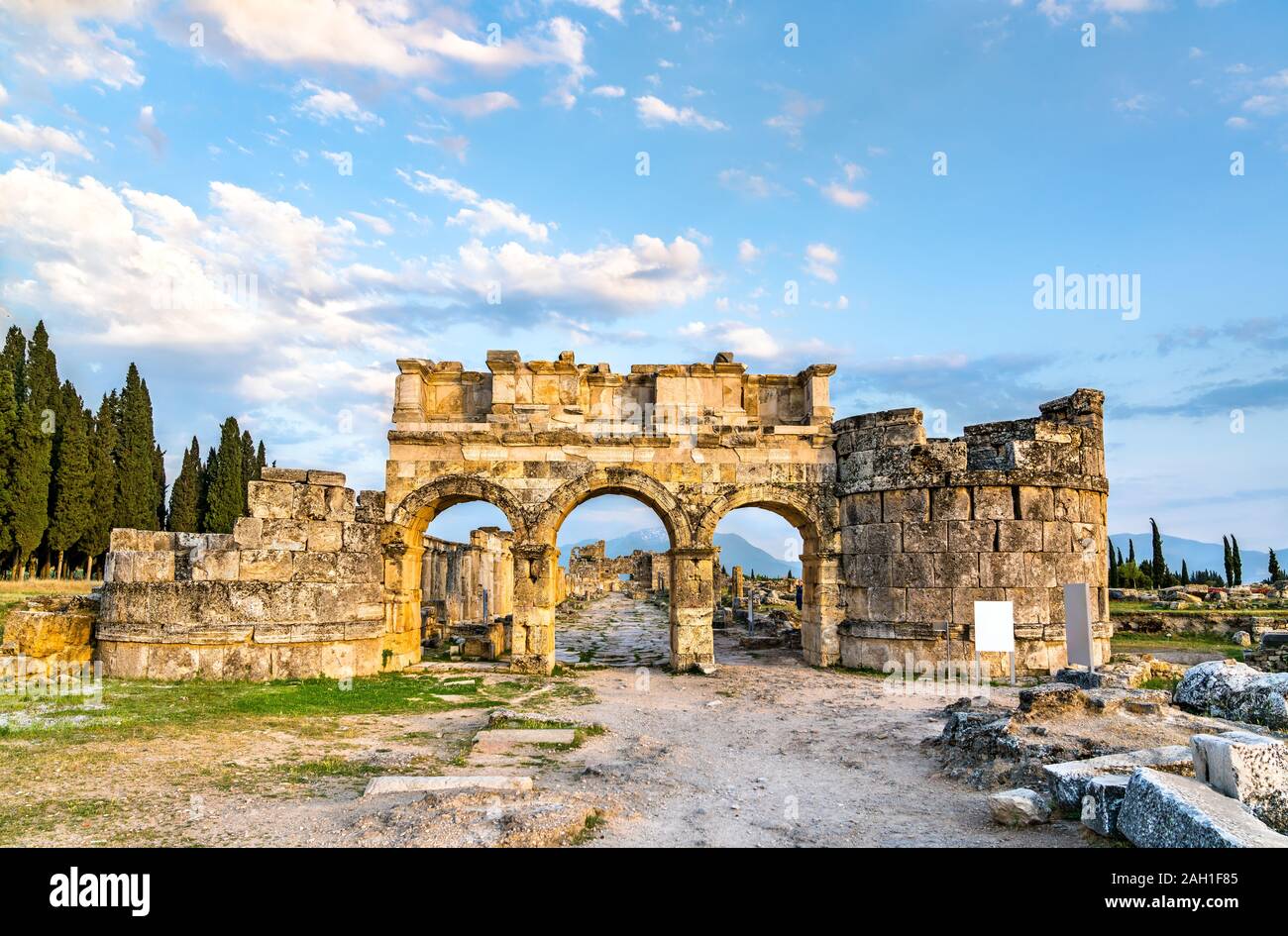 The Domitian Gate at Hierapolis in Pamukkale, Turkey Stock Photo - Alamy