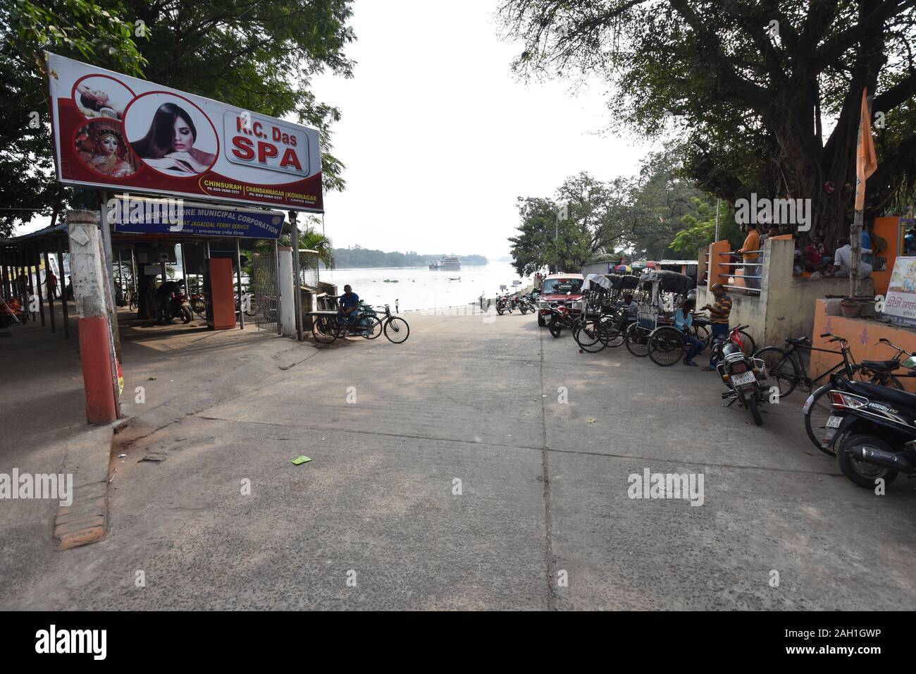 Chandannagar strand hi-res stock photography and images - Alamy