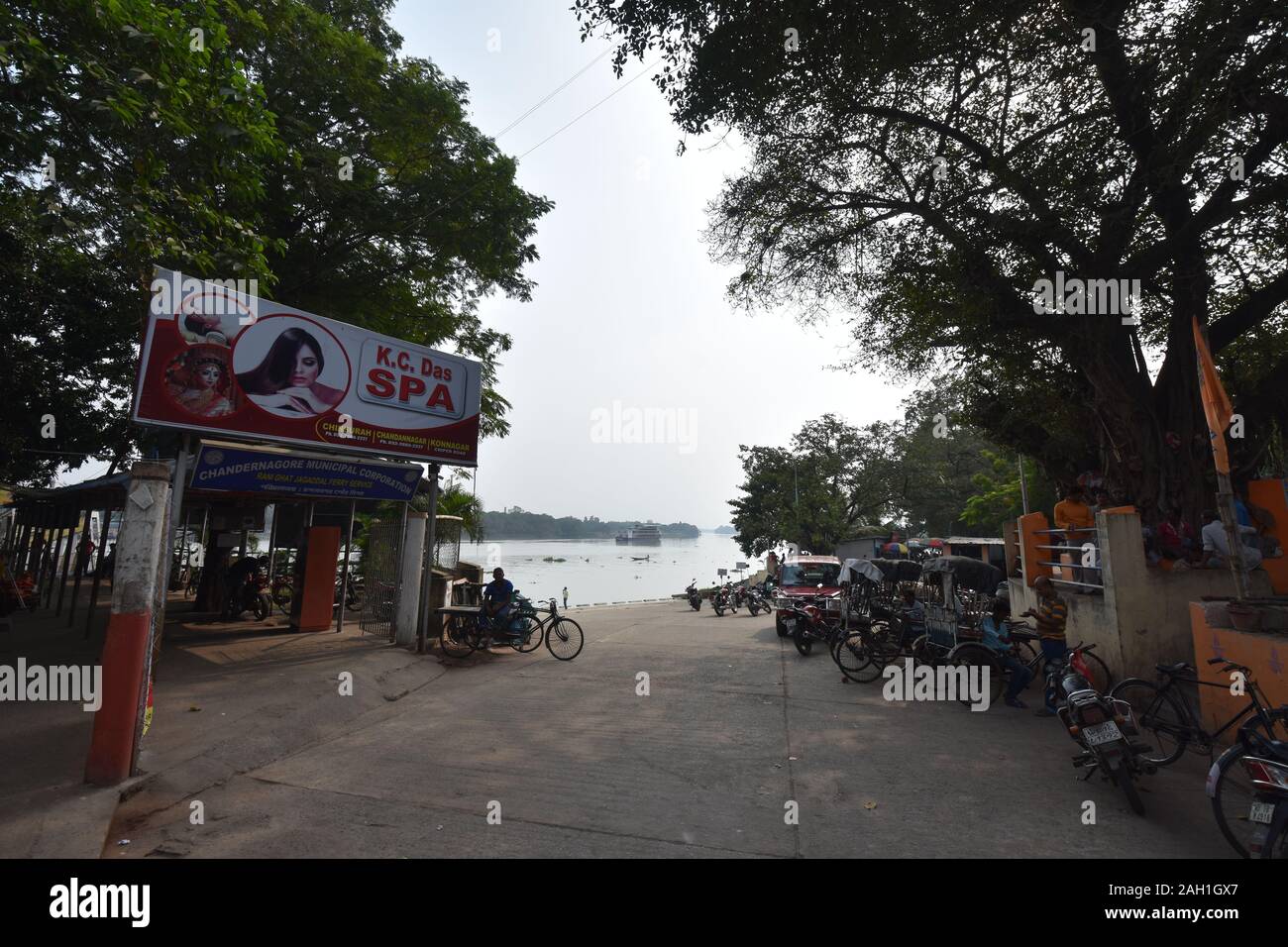 Chandannagar strand hi-res stock photography and images - Alamy