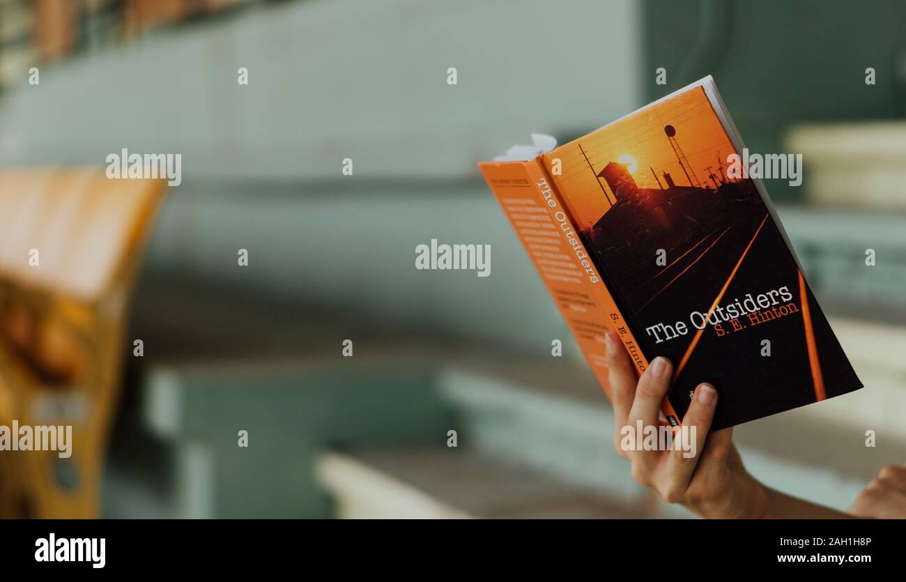 The outsiders book s e hinton hi-res stock photography and images - Alamy